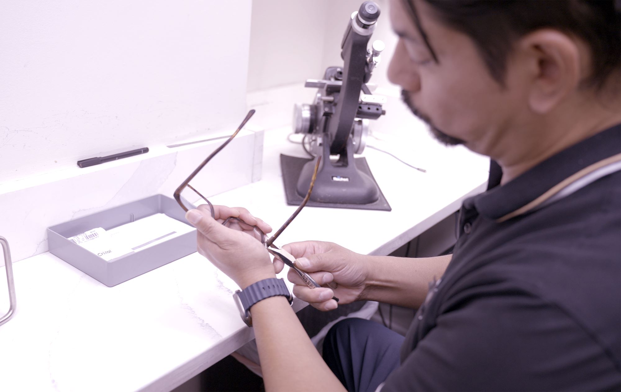 Optical Laboratory Technician: Occupations in Alberta - alis